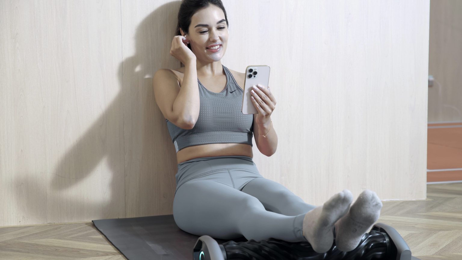 云望创新官网 - 全球首款智能滚动按摩仪 - 云望创新RheoFit官网，智能按摩滚轴